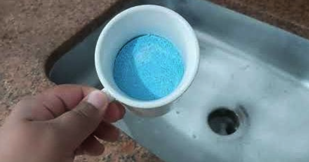 Zatkany odpływ i smród. Nie ma mowy – Ta metoda odmieni Twoją łazienkę ...